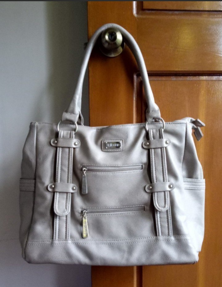 Figliarina Shoulder Bag, Women's Fashion, Bags & Wallets, Shoulder Bags ...