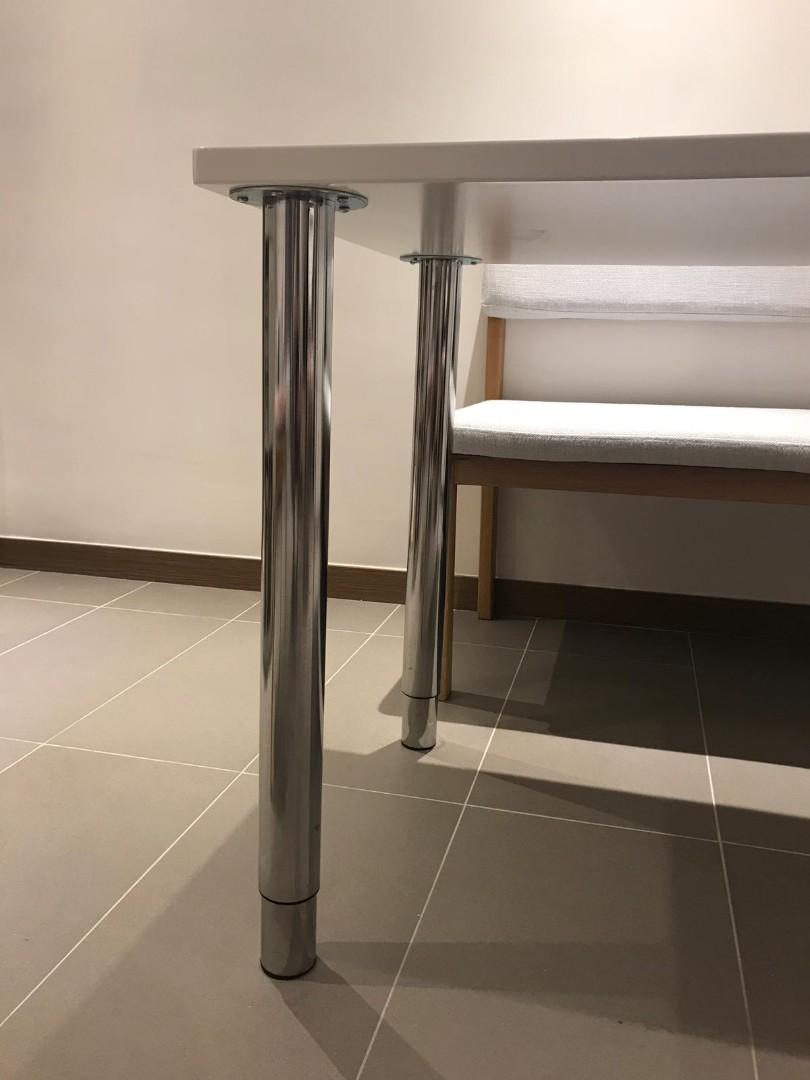 Table with extendable legs, 傢俬＆家居, 傢俬, 桌子 - Carousell