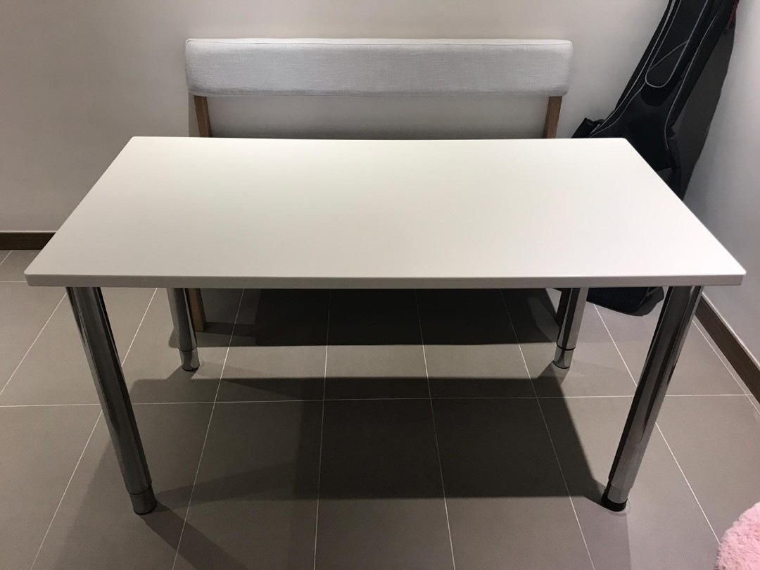 Table with extendable legs, 傢俬＆家居, 傢俬, 桌子 - Carousell