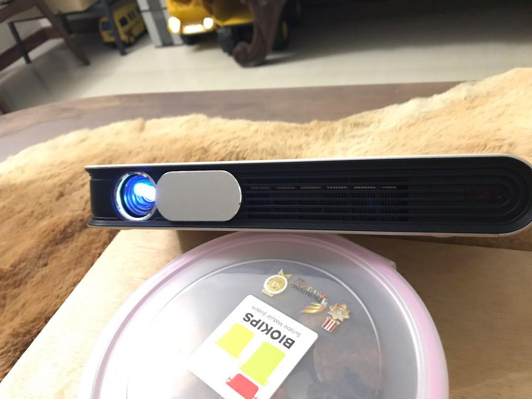 WOWOTO CAN PRO Mini 3D Projector, TV & Home Appliances, TV ...