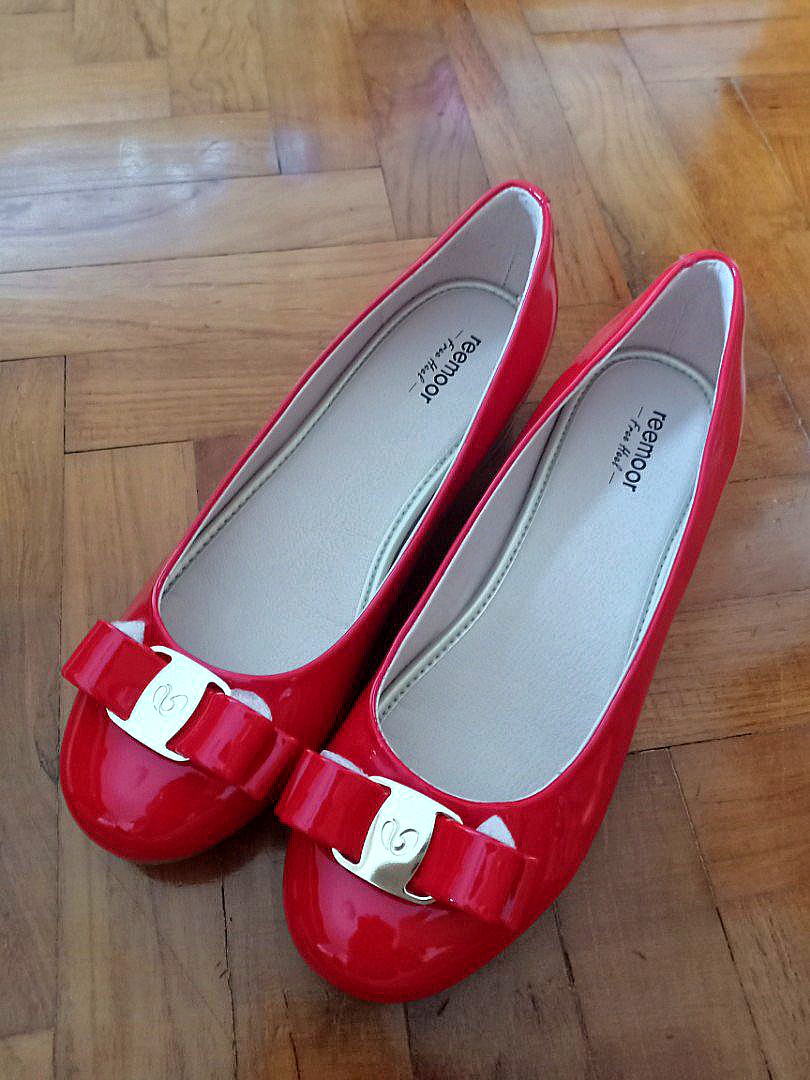 (Sale!) Red Flats, Women's Fashion, Footwear, Flats on Carousell