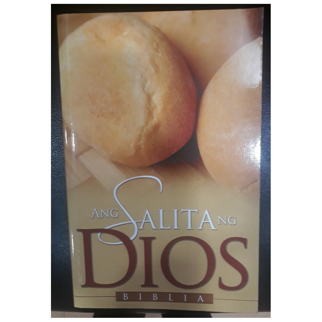 Ang Salita Ng Dios Bible, Hobbies & Toys, Books & Magazines, Religion ...