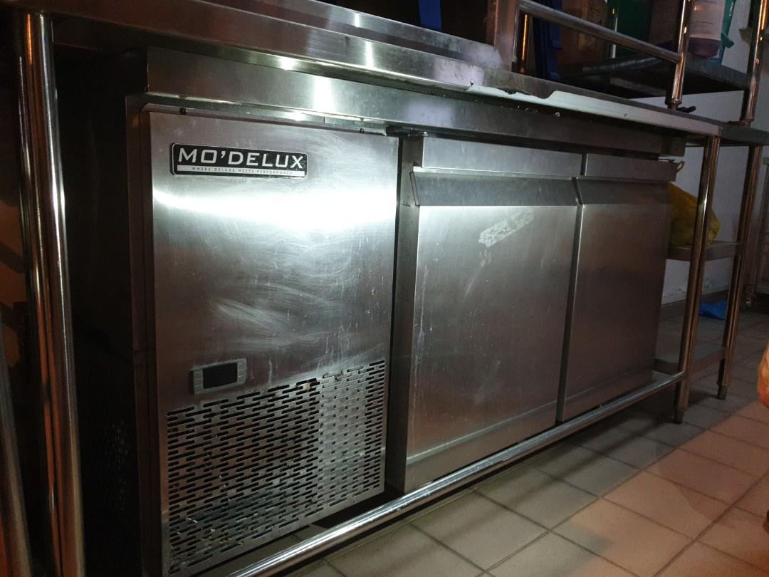 Modelux 2 door counter top chiller, Everything Else on Carousell