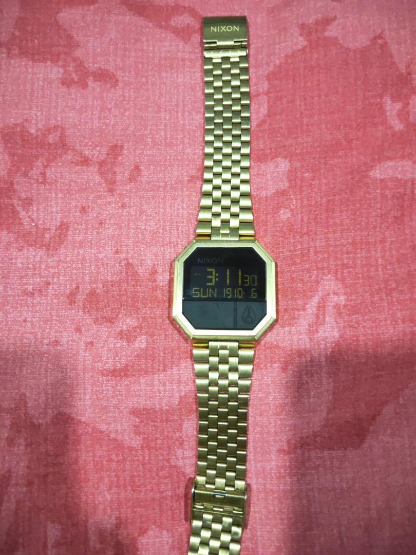 Nixon re run all gold, Men's Fashion, Activewear on Carousell