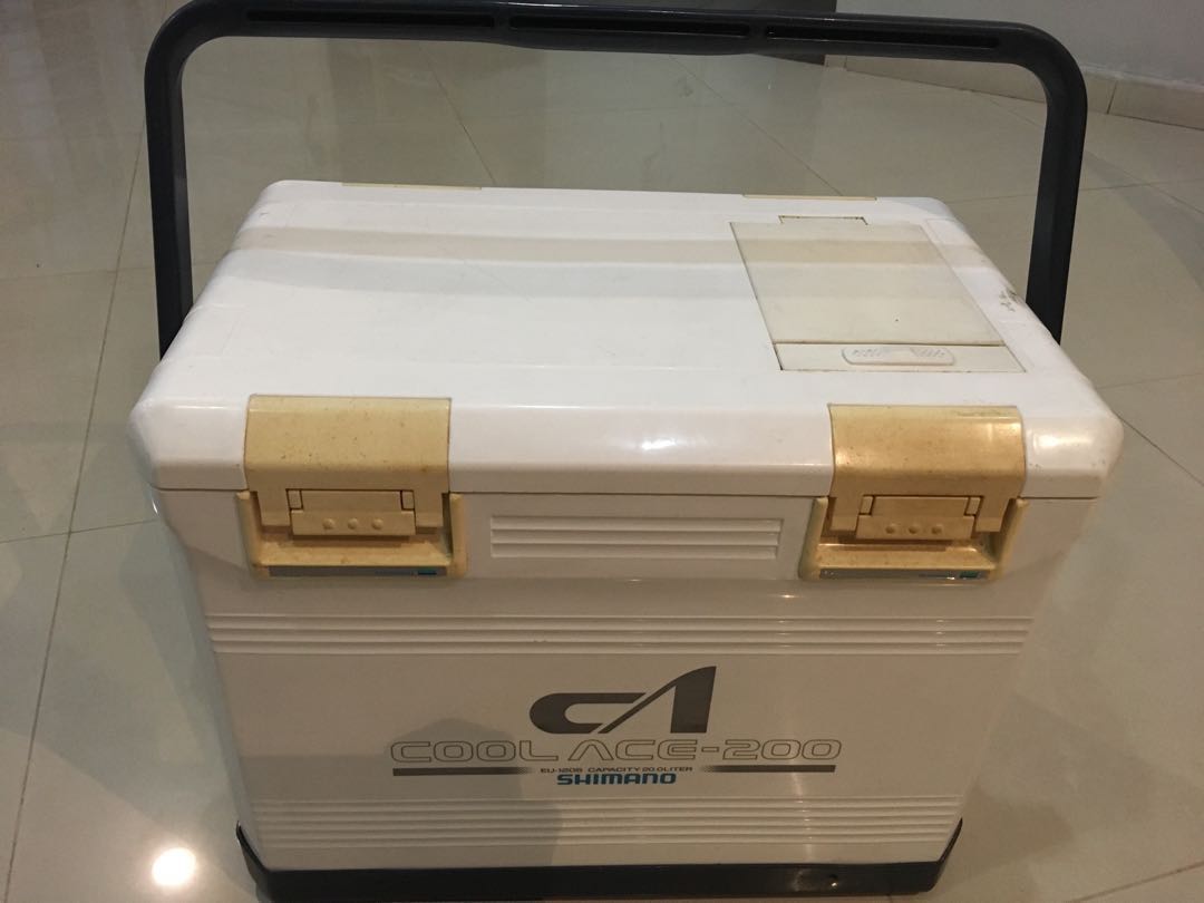 Shimano fishing / fish cooler box, Everything Else on Carousell