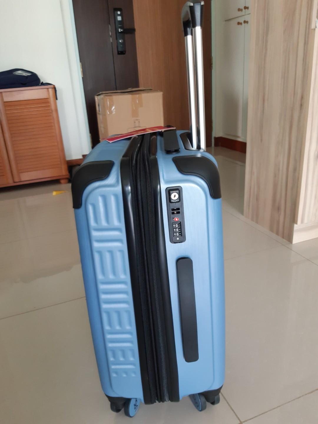 URS Inc 20 inch luggage, Hobbies & Toys, Travel, Luggage on Carousell