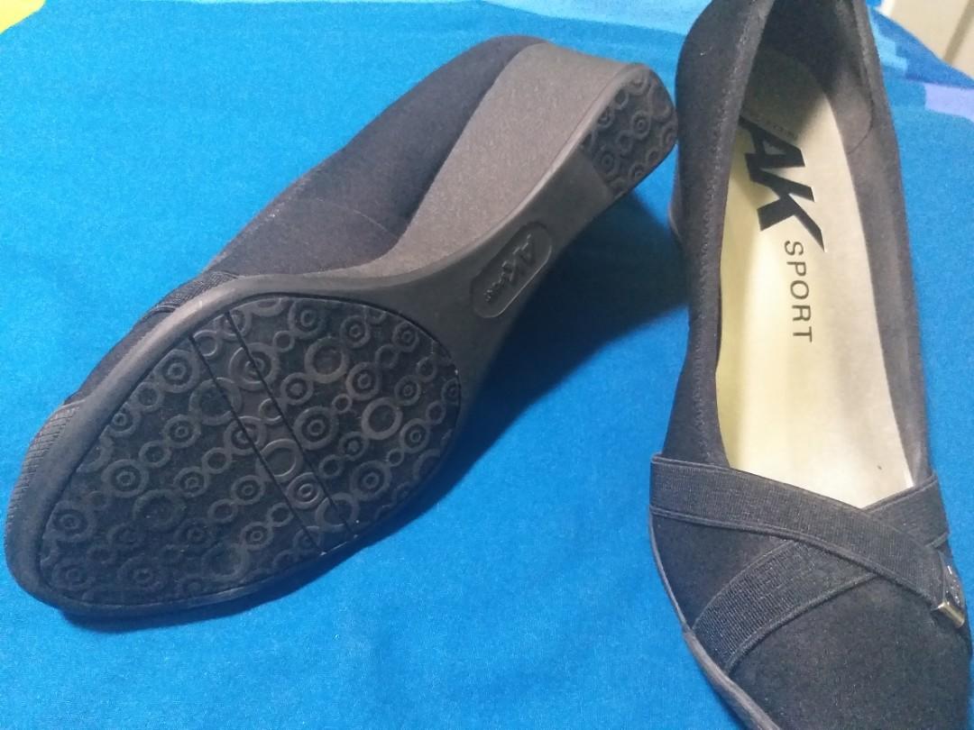 Wedge shoes, Women's Fashion, Footwear, Heels on Carousell