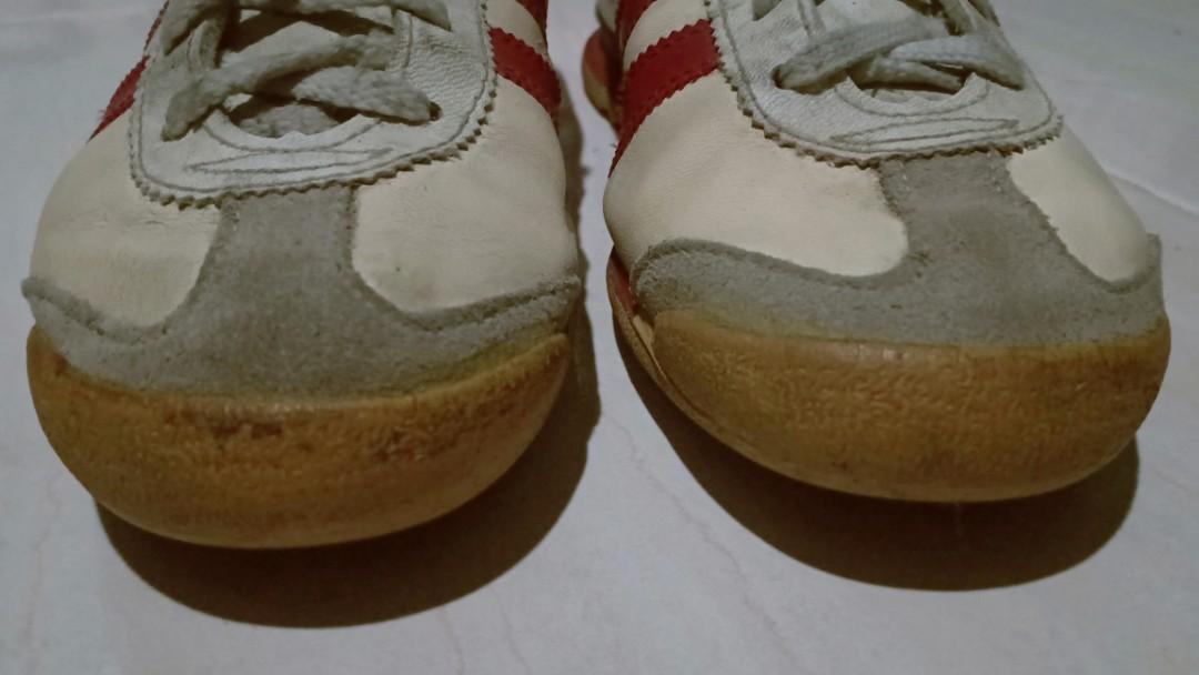 Kasut Vintage Adidas Vienna, Men's Fashion, Footwear, Sneakers on Carousell