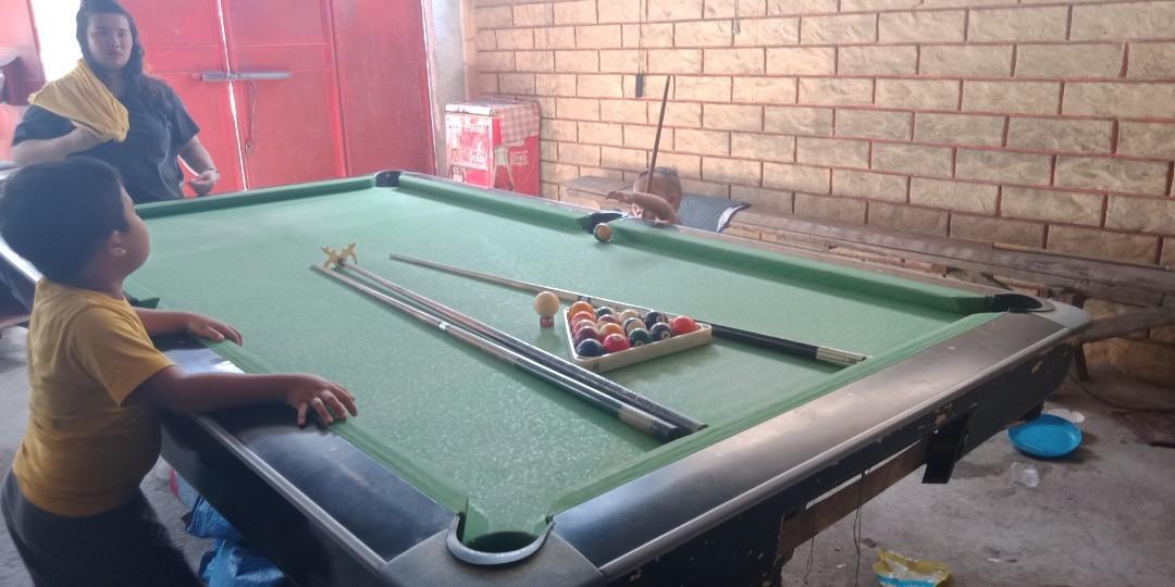 Standard size kangaroo billiard table, Sports Equipment, Sports & Games ...