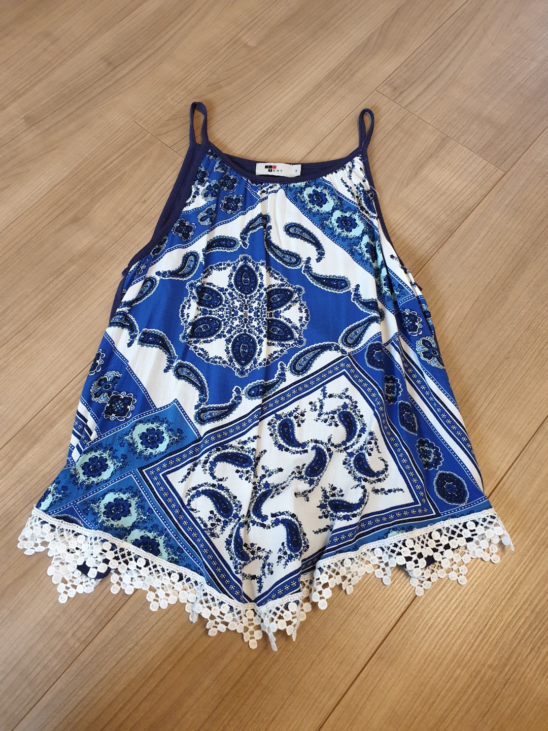 TEMT Top, Women's Fashion, Tops, Sleeveless on Carousell