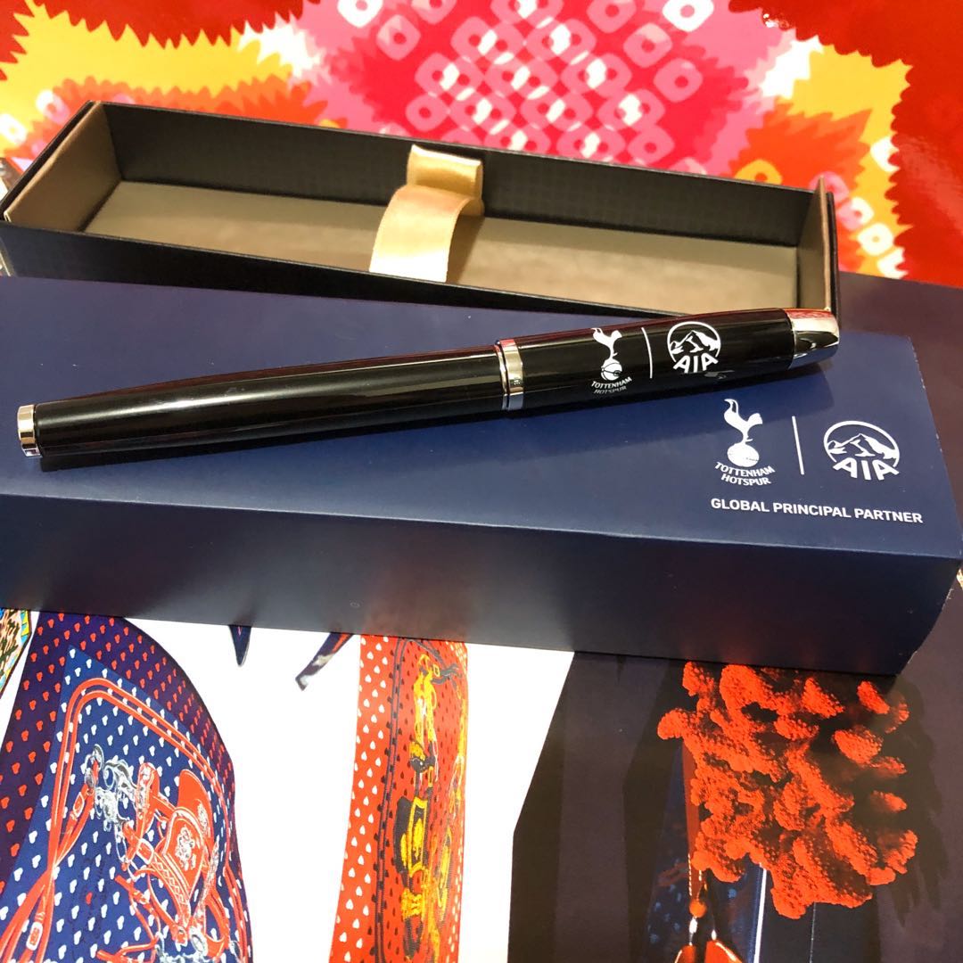 Tottenham Hotspur x Parker x AIA pen (black color) 熱刺, 男裝, 外套及戶外衣服 ...