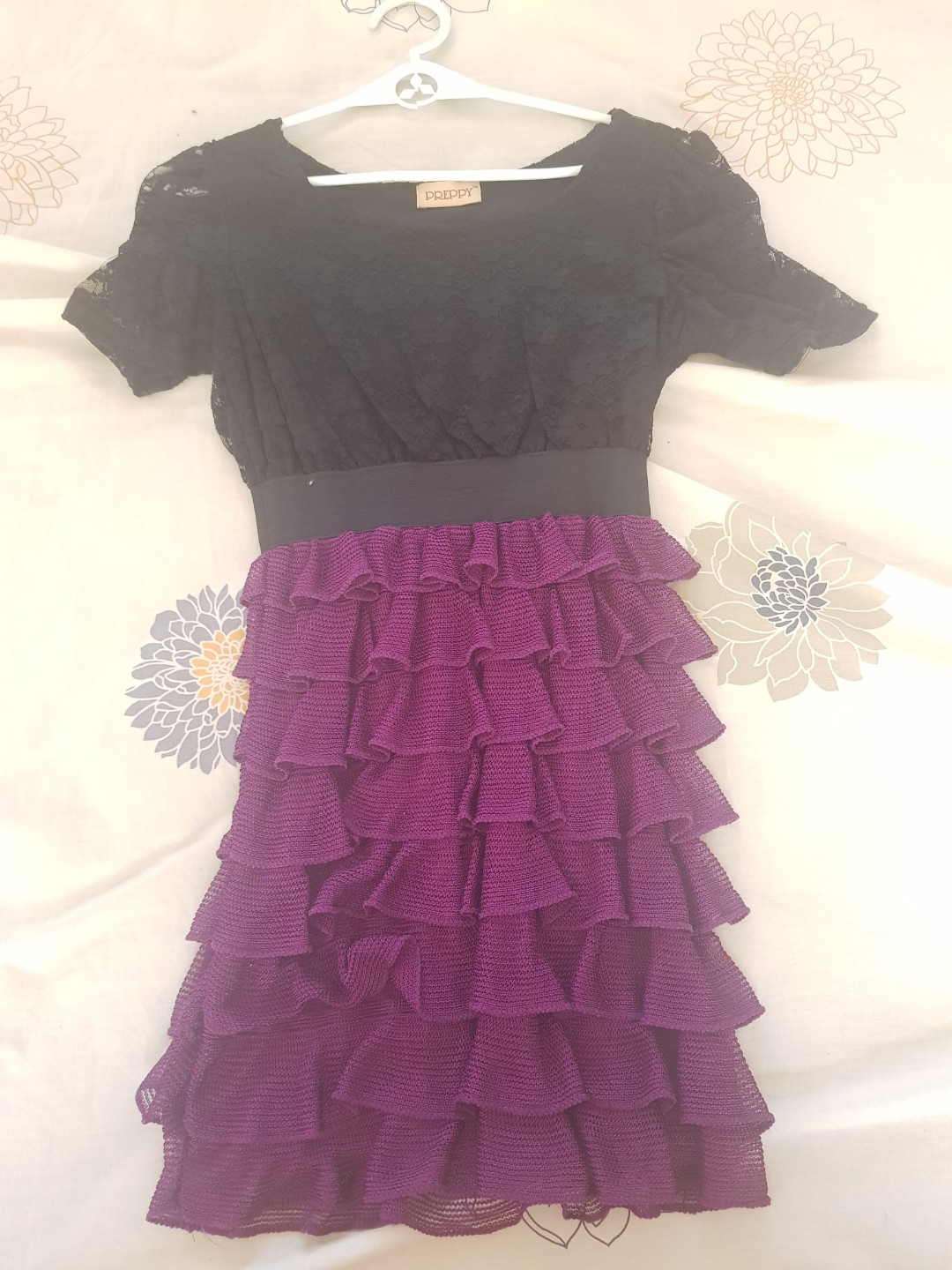 Black and Violet Raffles Dress with Sleeves, Women's Fashion, Dresses ...