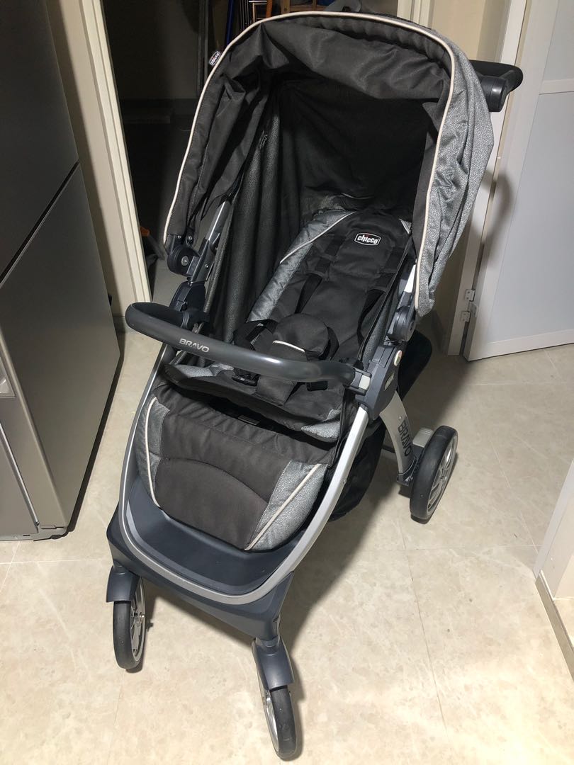 Chicco stroller with car seat and base, Babies & Kids, Going Out, Car ...
