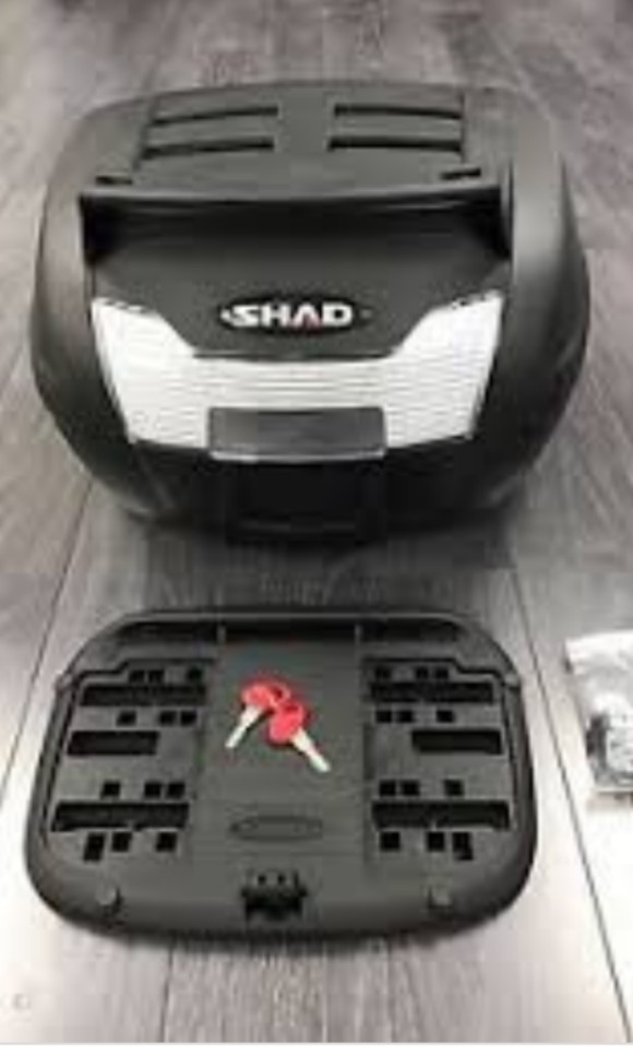 Shad sh40 cargo box givi kappa, Motorcycles, Motorcycle Accessories on ...