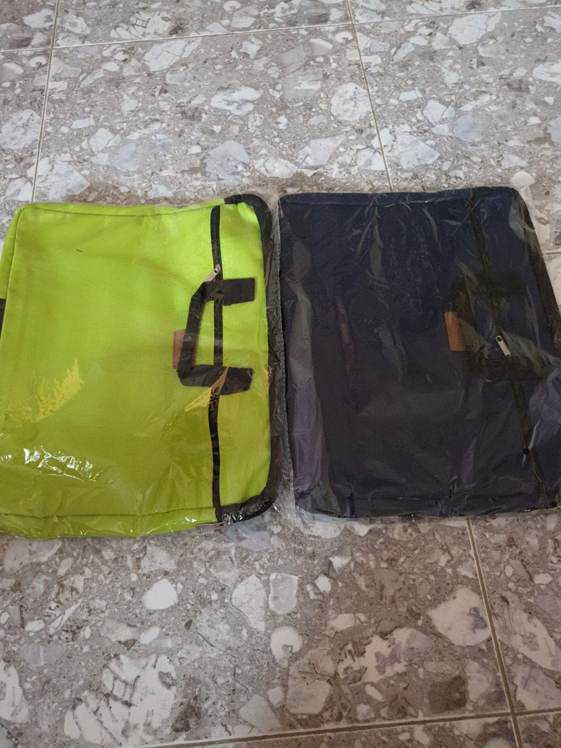 Bag to put in files/ laptop, Everything Else on Carousell