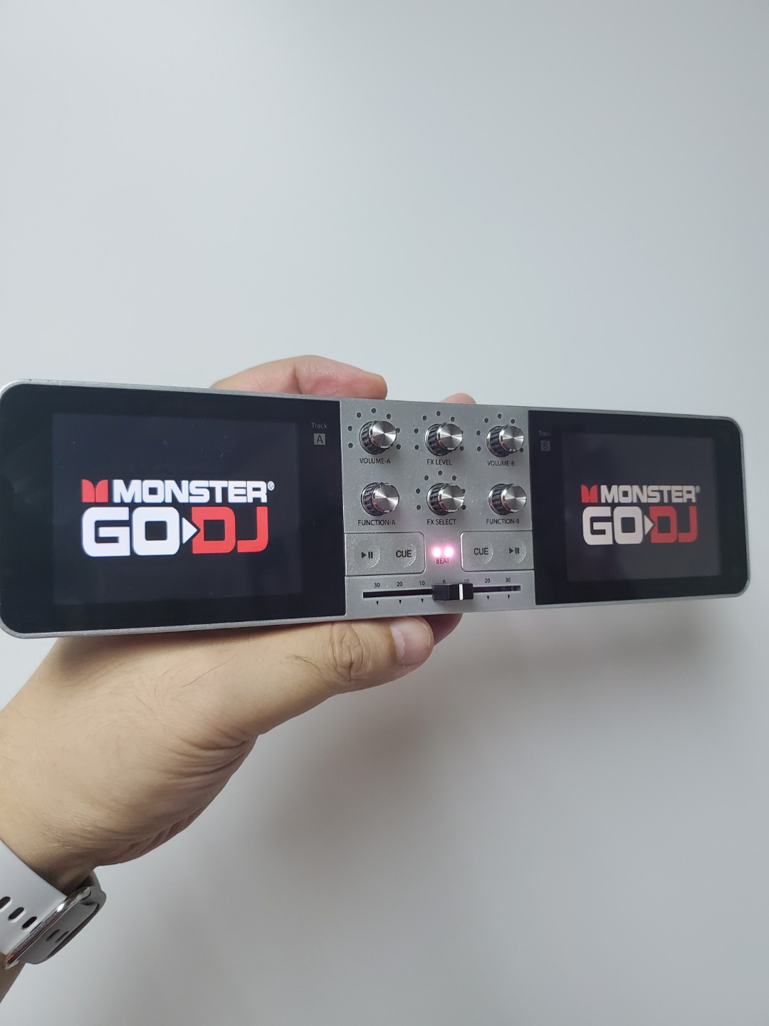 DJ Mixer Monster go dj, 家庭電器, 電視 & 其他娛樂, 娛樂系統及智能家居產品 - Carousell