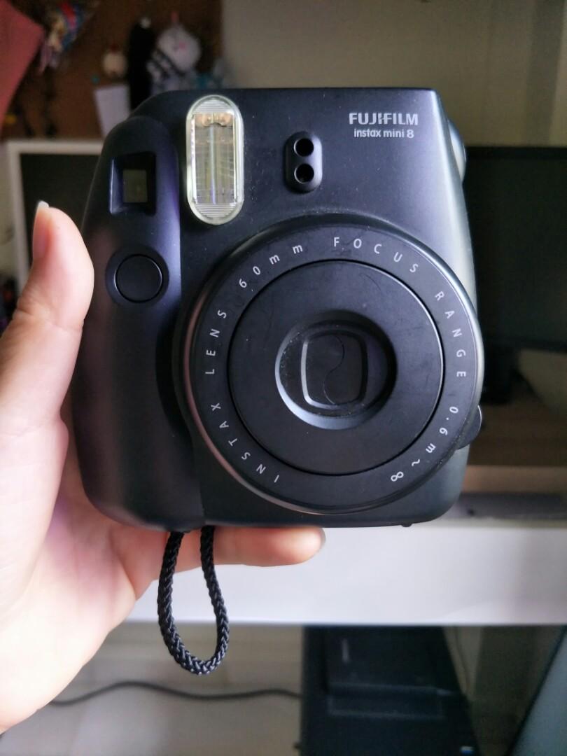 Fujifilm Instax Mini 8 black, Photography, Cameras on Carousell