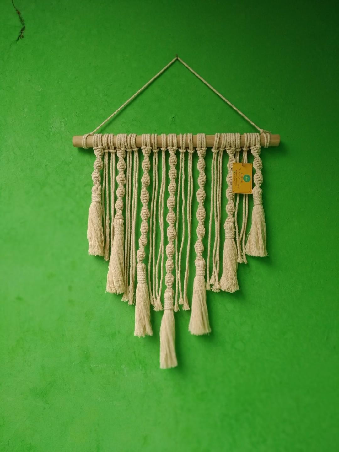 Hiasan dinding macrame, Desain & Kerajinan Tangan, Karya Seni di Carousell