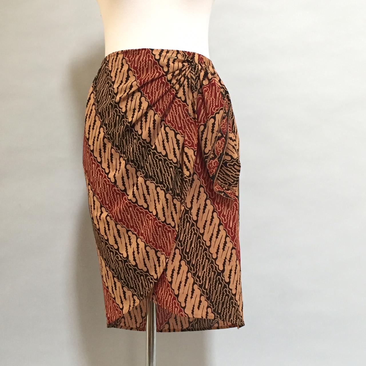 Mocha brown modern batik mini skirt, Women's Fashion, Bottoms, Skirts ...