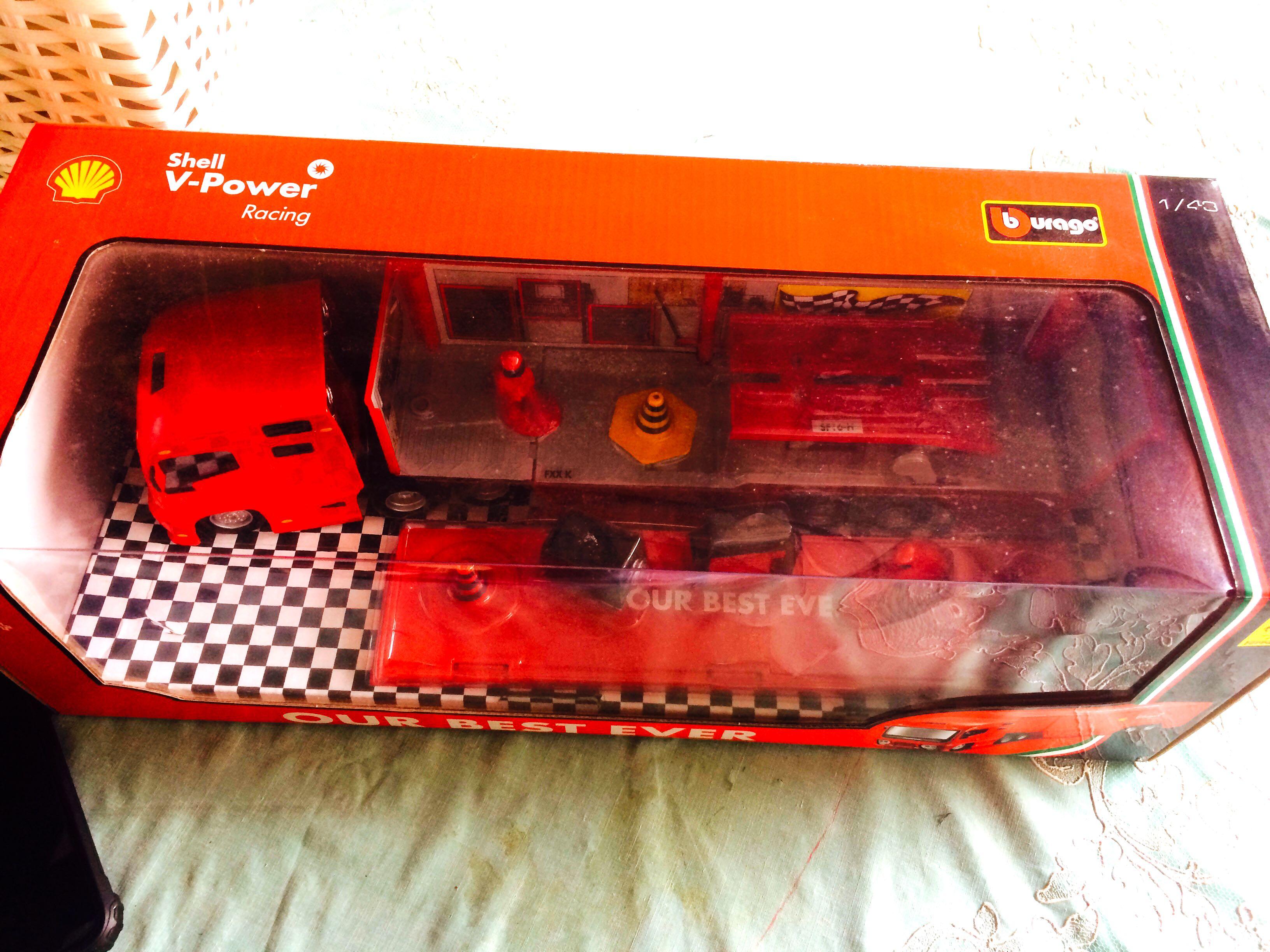 Shell SCUDERIA FERRARI's F1 Hauler Truck 1:43, Hobbies & Toys, Toys ...