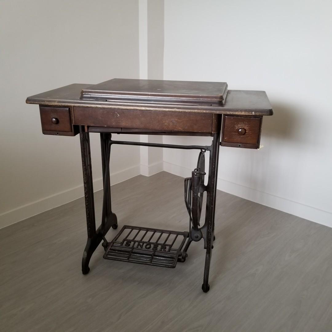 Vintage 1960 Original Singer sewing machine stand, Hobbies & Toys ...