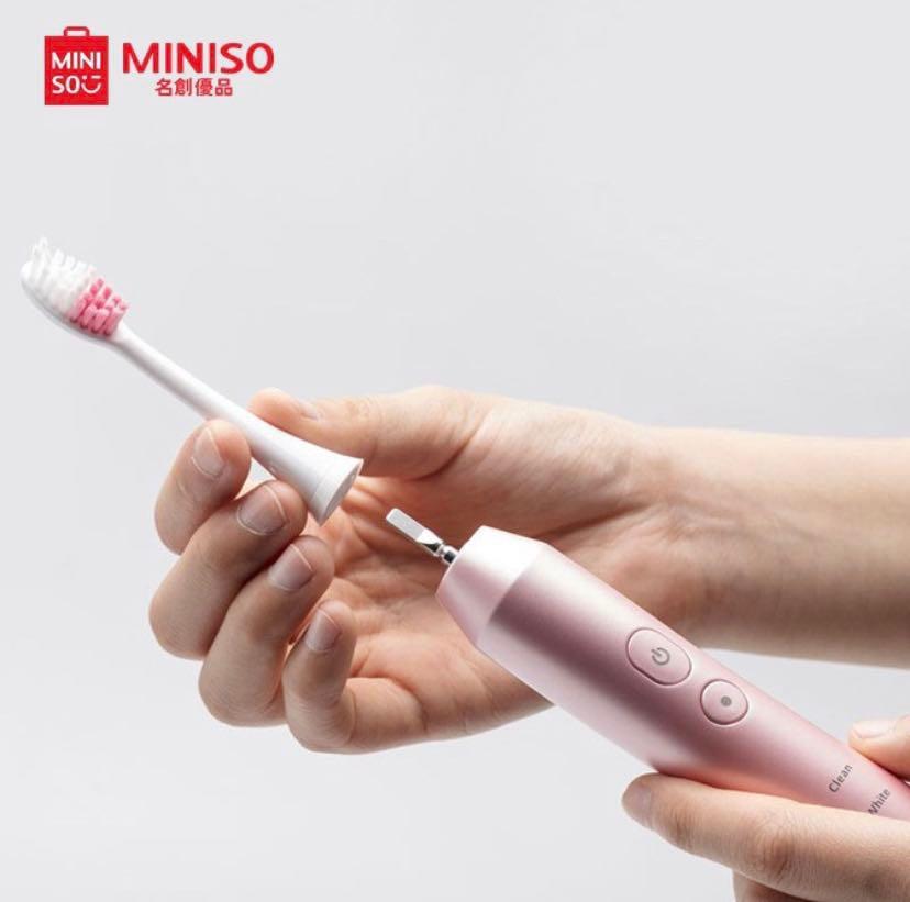 Miniso Sonic Electronic Toothbrush, Beauty & Personal Care, Oral Care ...