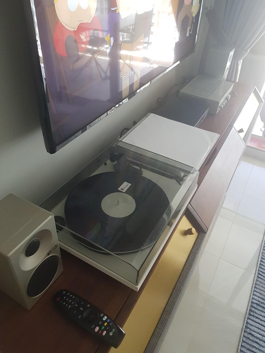 Technics Stereo integrated amplifier SU-C04 and SB-F1 vintage speaker pair, Audio, Other Audio ...