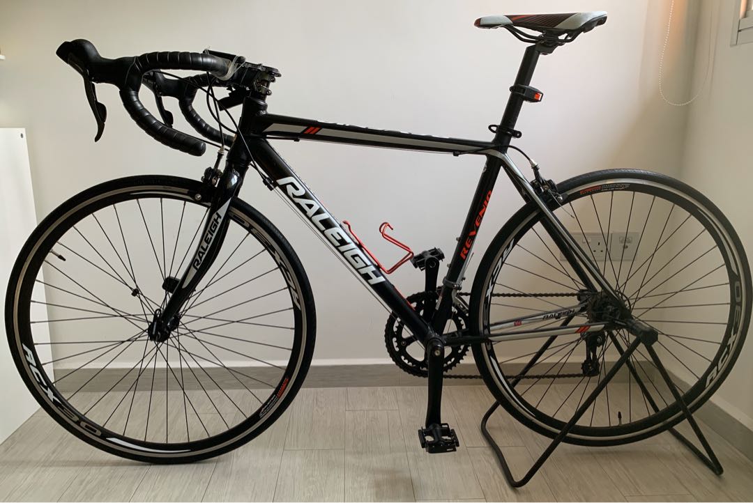 Raleigh Revenio Comp Road Bike, Sports Equipment, Bicycles & Parts ...