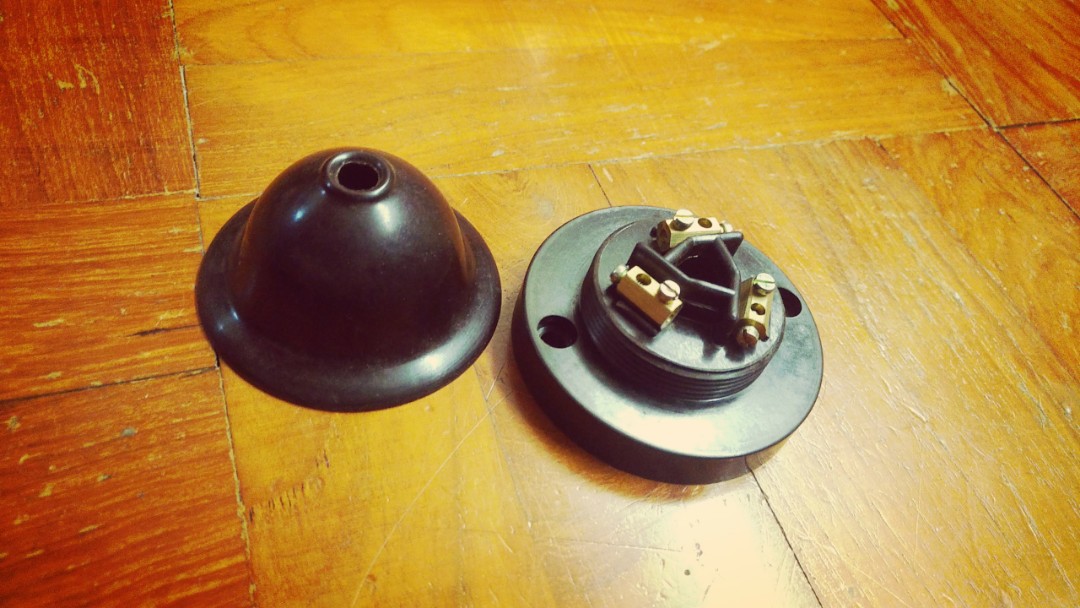 Vintage Bakelite Ceiling Rose, Women's Fashion, Jewelry & Organisers ...