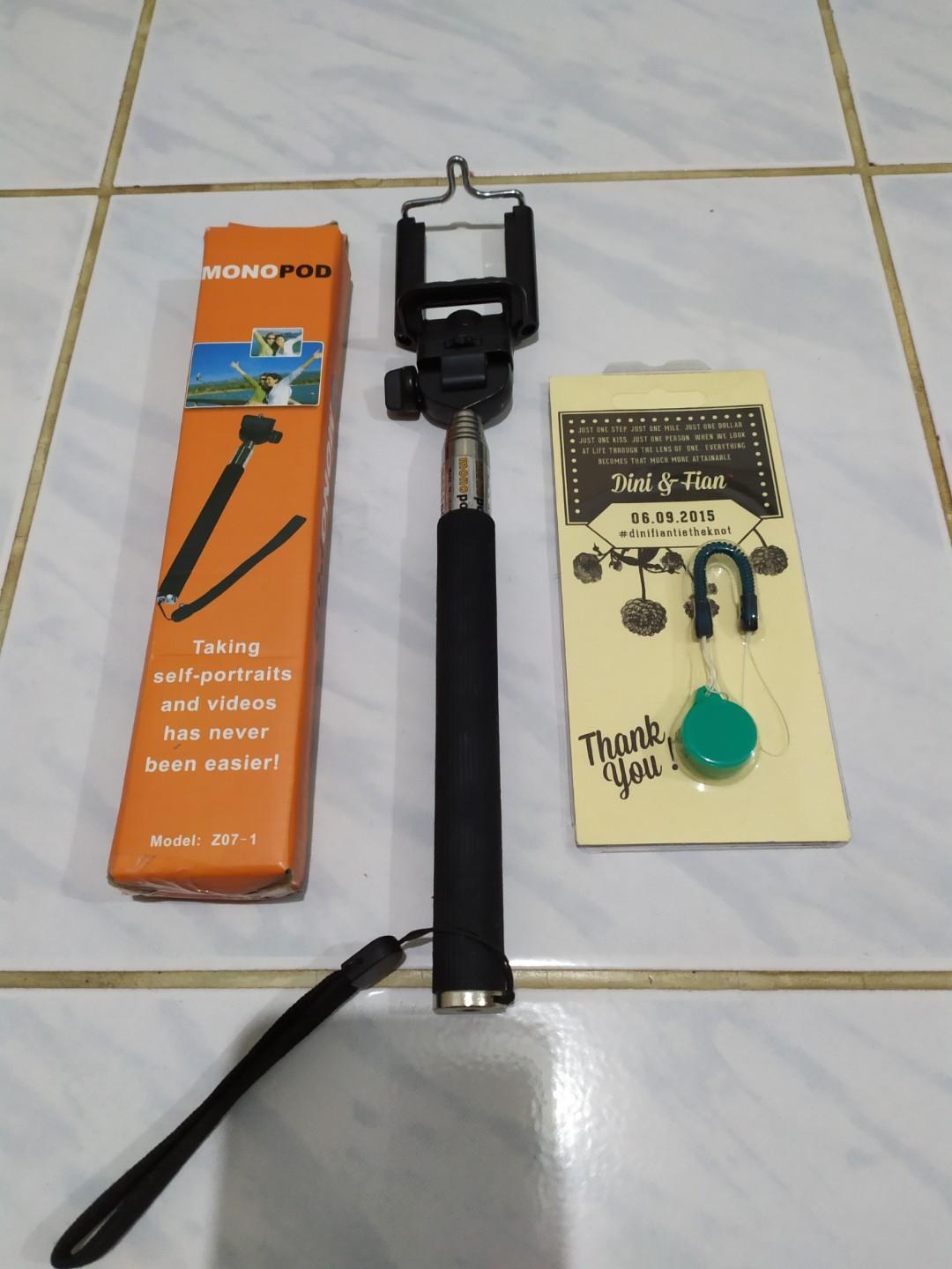 Tongsis Monopod, Fotografi di Carousell