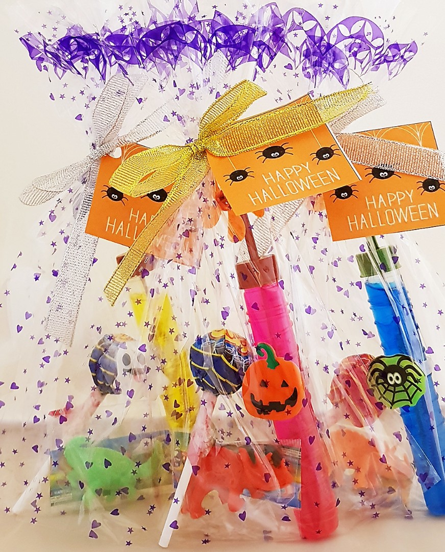 Halloween party pack, goodie bag for kids, dinosaur toy, bubbles ...