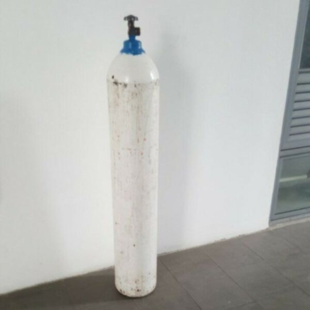 HELIUM TANK RENTAL, Everything Else on Carousell
