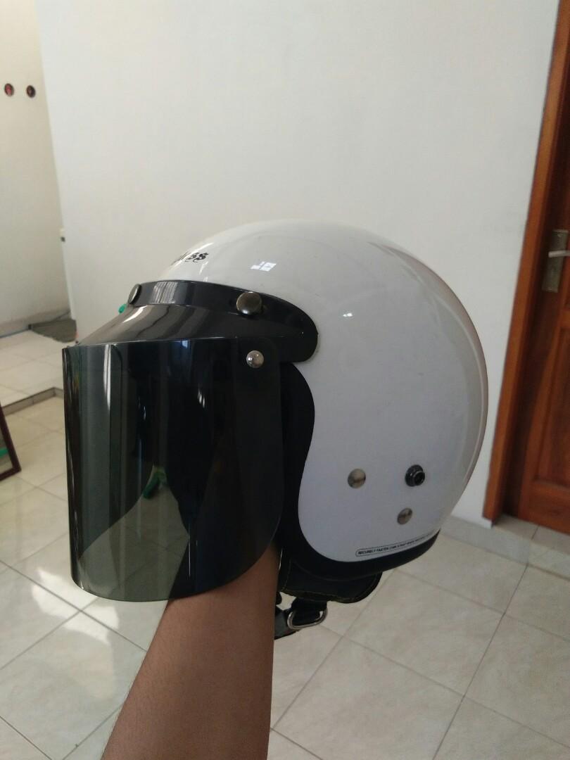 Helm Cargloss Putih White Bogo bukan JPN, Motor di Carousell