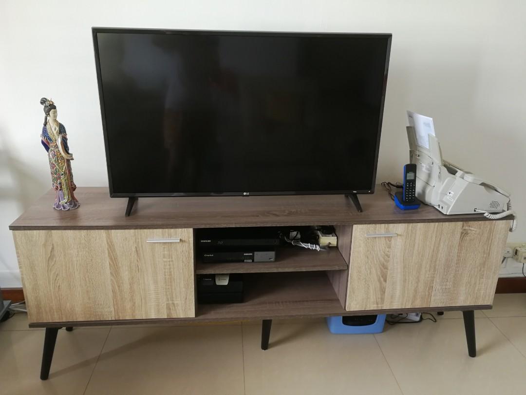 LG smart Tv 44inch with beautiful console, TV & Home Appliances, TV ...