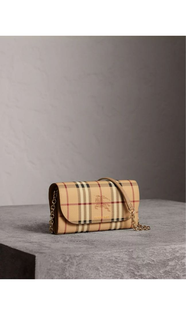 Burberry chain wallet, Women's Fashion, Bags & Wallets, Purses ...