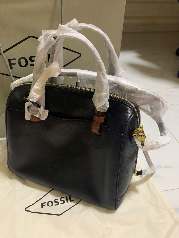 Fossil Rachel Sachet - Black leather, Women's Fashion, Bags & Wallets ...