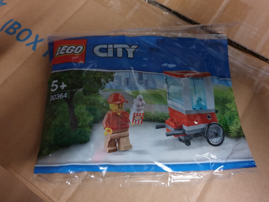 Lego City Popcorn Guy 30364 polybag, Hobbies & Toys, Toys & Games on ...