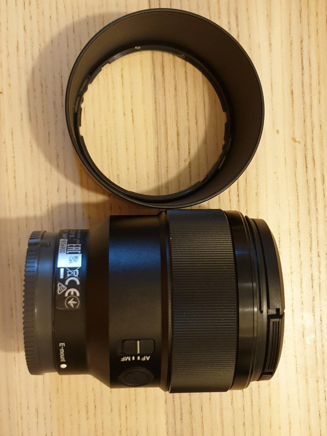 SONY FE 85mm F 1.8 (SEL85F18), Photography, Lens & Kits on Carousell
