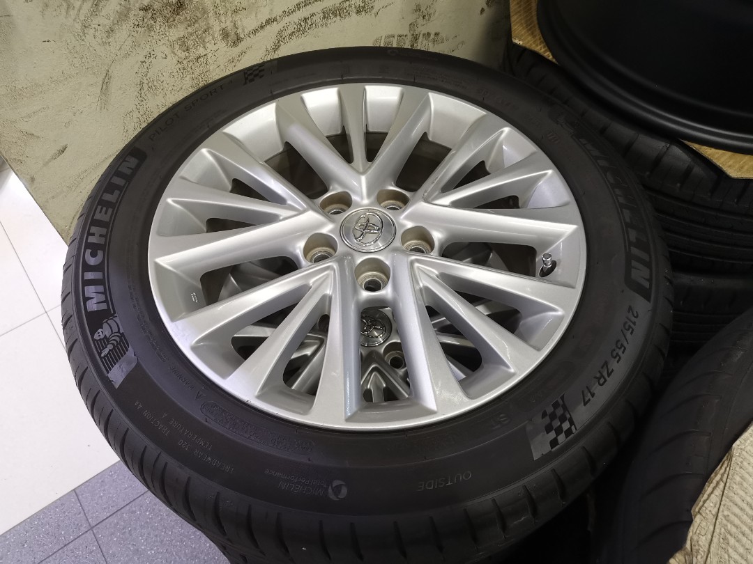 Toyota Camry 17" Stock Rim with tyres, Car Accessories, Tyres & Rims on ...