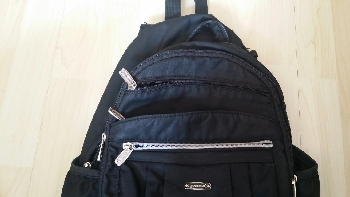 日本Bodysac Backpack 輕便款背囊 body sac 書包, 名牌, 手袋及銀包 - Carousell