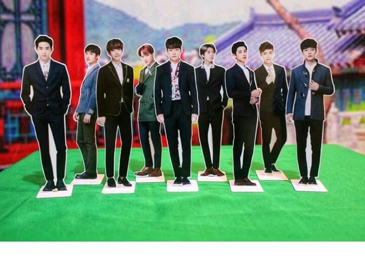 EXO Standee 5 Inches Korean Idols Standees PVC Display , Gift Ideas ...