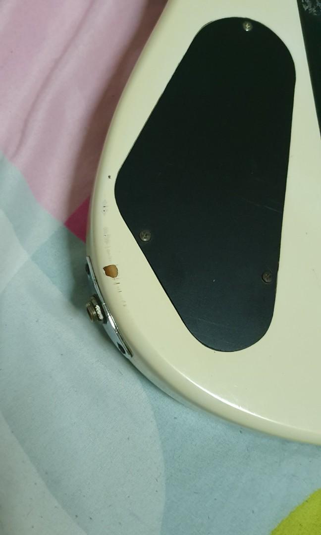 Selling of aria pro 2 electronic guitar., Hobbies & Toys, Music & Media ...