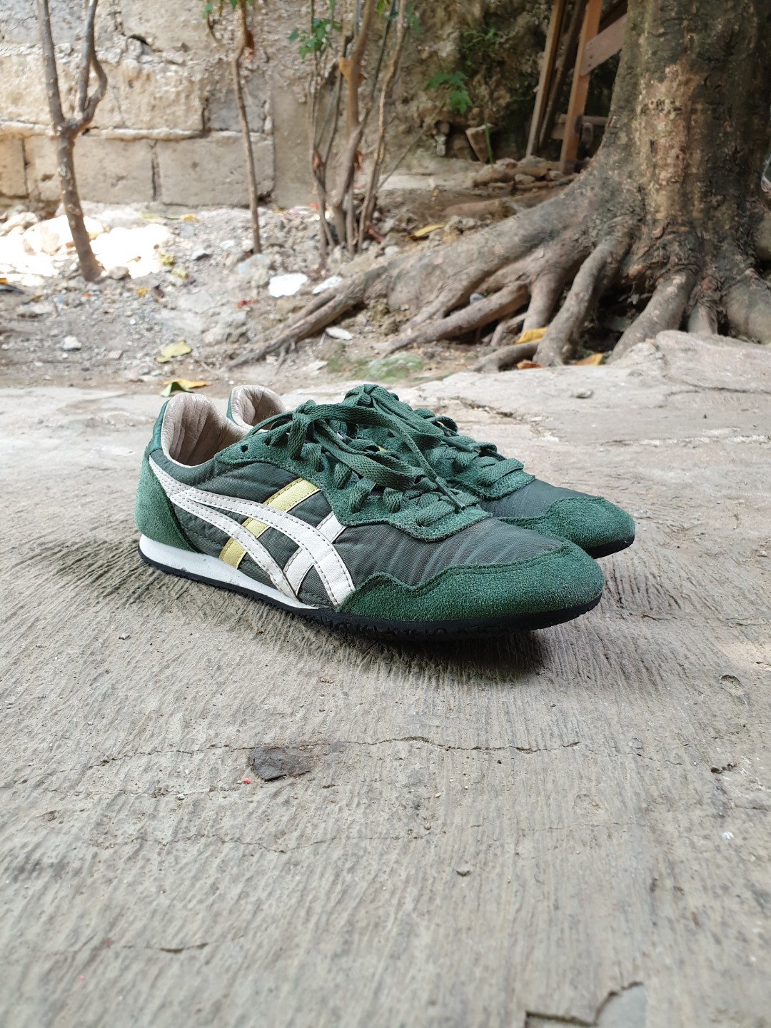 Onitsuka tiger serrano army, Fesyen Wanita, Sepatu di Carousell