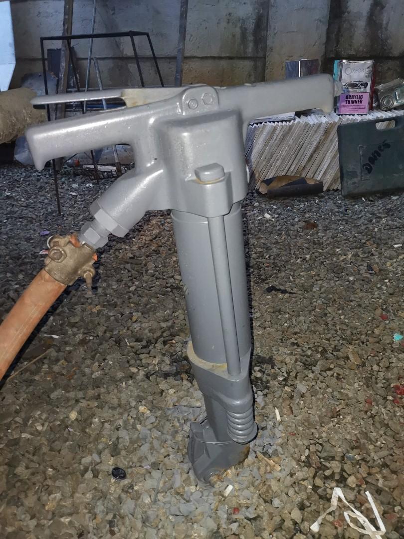 Pneumatic compressor, Commercial & Industrial, Construction Tools ...