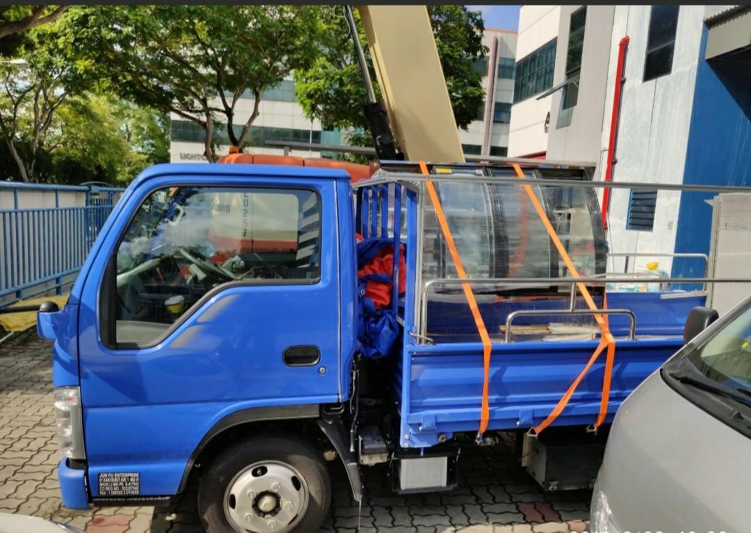 Tailgate Power lift Open top lorry, Everything Else on Carousell
