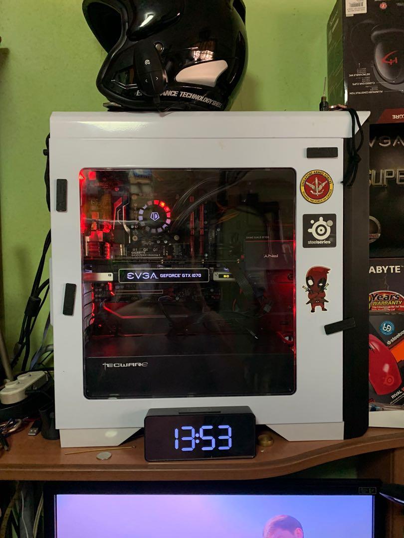 Gaming Setup complete with monitor keyboard mice and peripherals ...