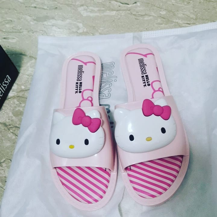 Melissa Hello Kitty Slippers, Women's Fashion, Footwear, Flipflops and ...