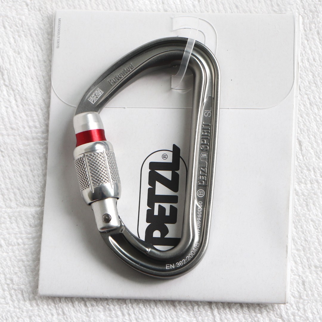 Petzl Spirit Screw-Lock Carabiner, Sports Equipment, Bicycles & Parts ...