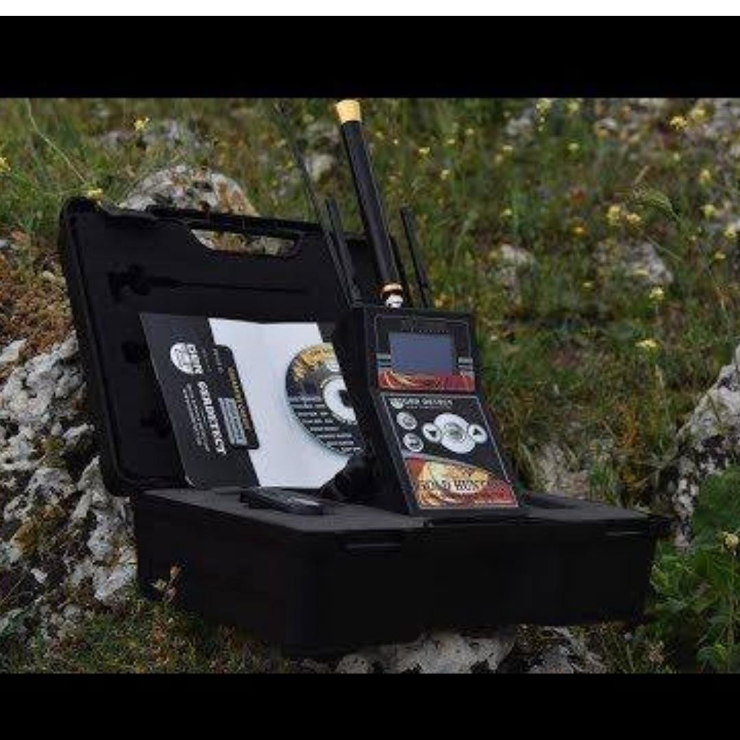 GOLD HUNTER Long Range Locator Gold Metal Detector, Looking For on ...