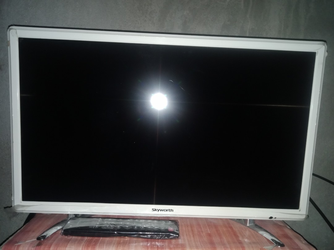 Skyworth 24 usb/led white, TV & Home Appliances, TV & Entertainment, TV ...